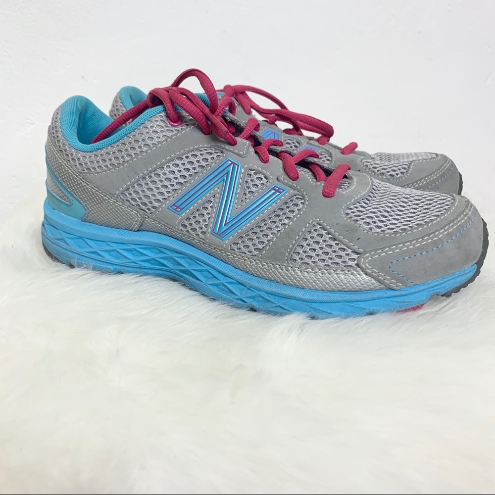 New Balance 750 Running Sneakers Shoes Pin - Gem